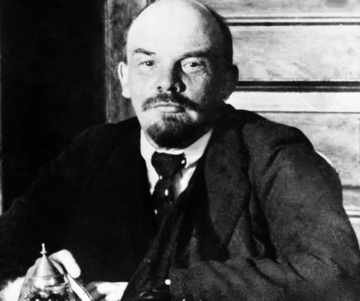 Lénine aux yeux en amande : l'asiacentrisme — Daniele BURGIO, Massimo ...