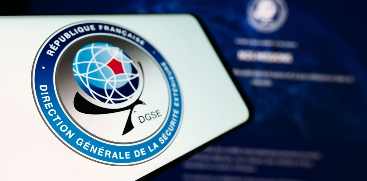 Les services de renseignement français et les alternances politiques ...