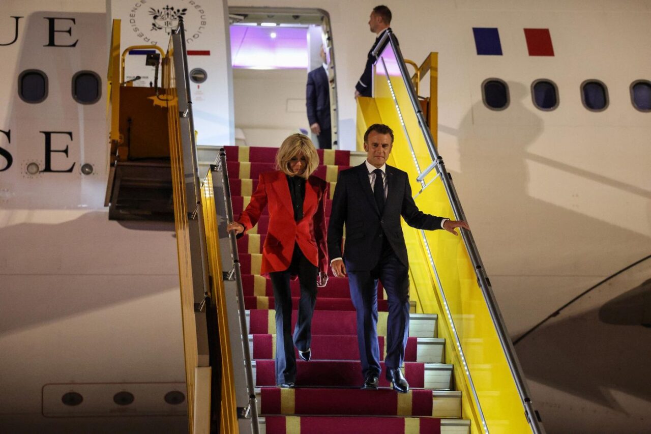 Emmanuel Macron est arrivé au Vietnam, première étape de sa tournée en ...