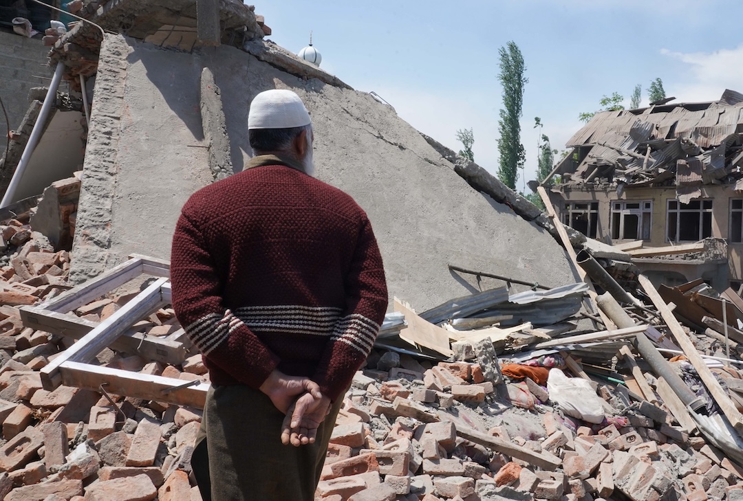 As India Strikes Back, Civilians in Kashmir Pay the Price | OnePlanete