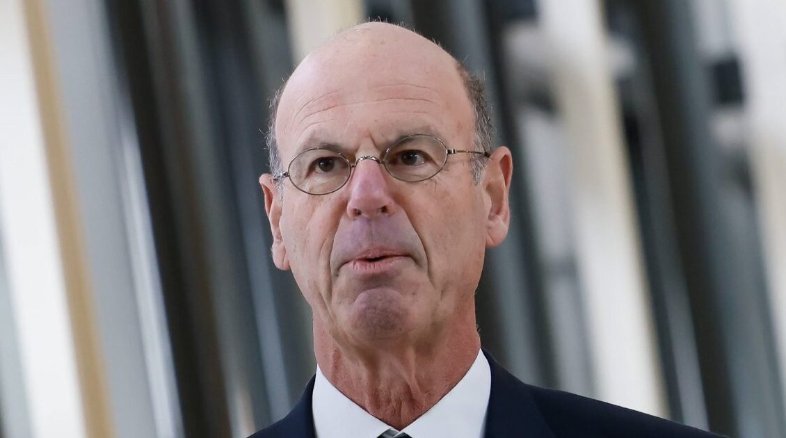 Eric Lombard multiplie les contacts avec le PS pour viser une non ...